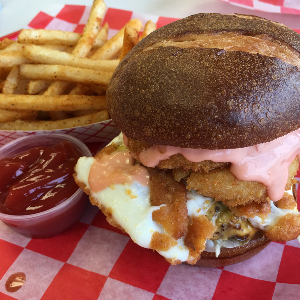 Michigan Burgers – Michigan Chews & Brews