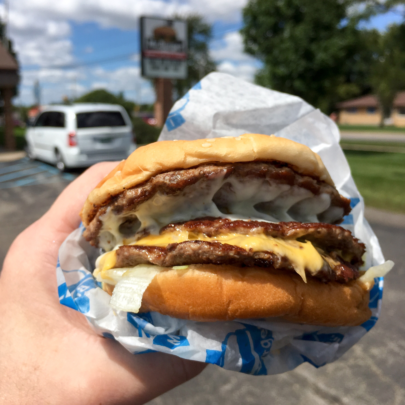 Michigan Burgers – Michigan Chews & Brews