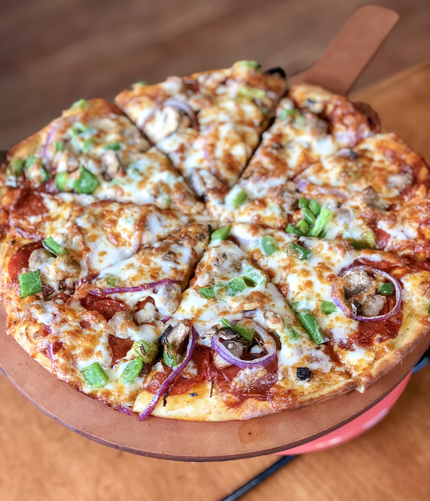 Michigan Pizza – Michigan Chews & Brews